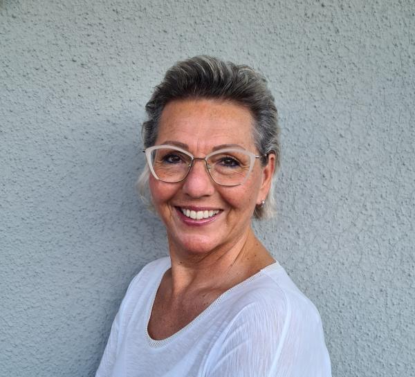 cuvera Tübingen Pflegevermittlung - Elke Stier in Gomaringen